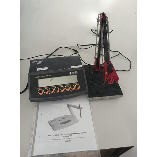 pH m V °C Bench Meter HI 2215- Hanna - ex-lab